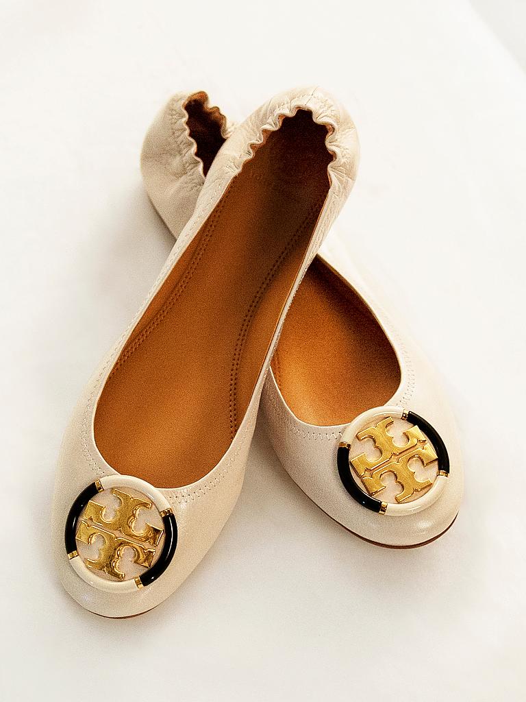 Elegantes Tory Burch Ballerina Fotos